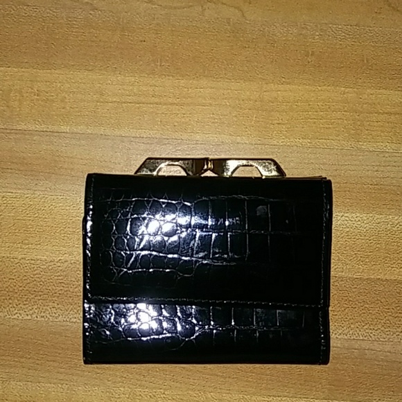 Koret | Bags | Koret Leather Wallet | Poshmark